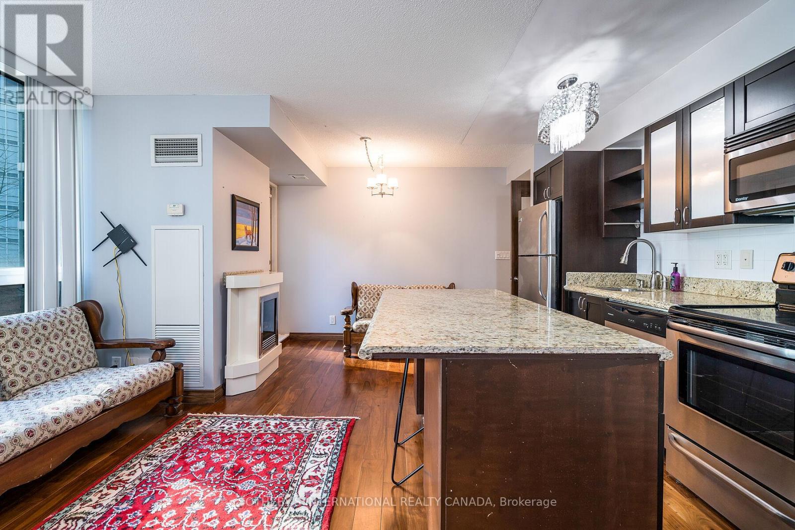 For rent: 235 - 600 FLEET STREET, Toronto (Niagara), Ontario M5V1B7 ...