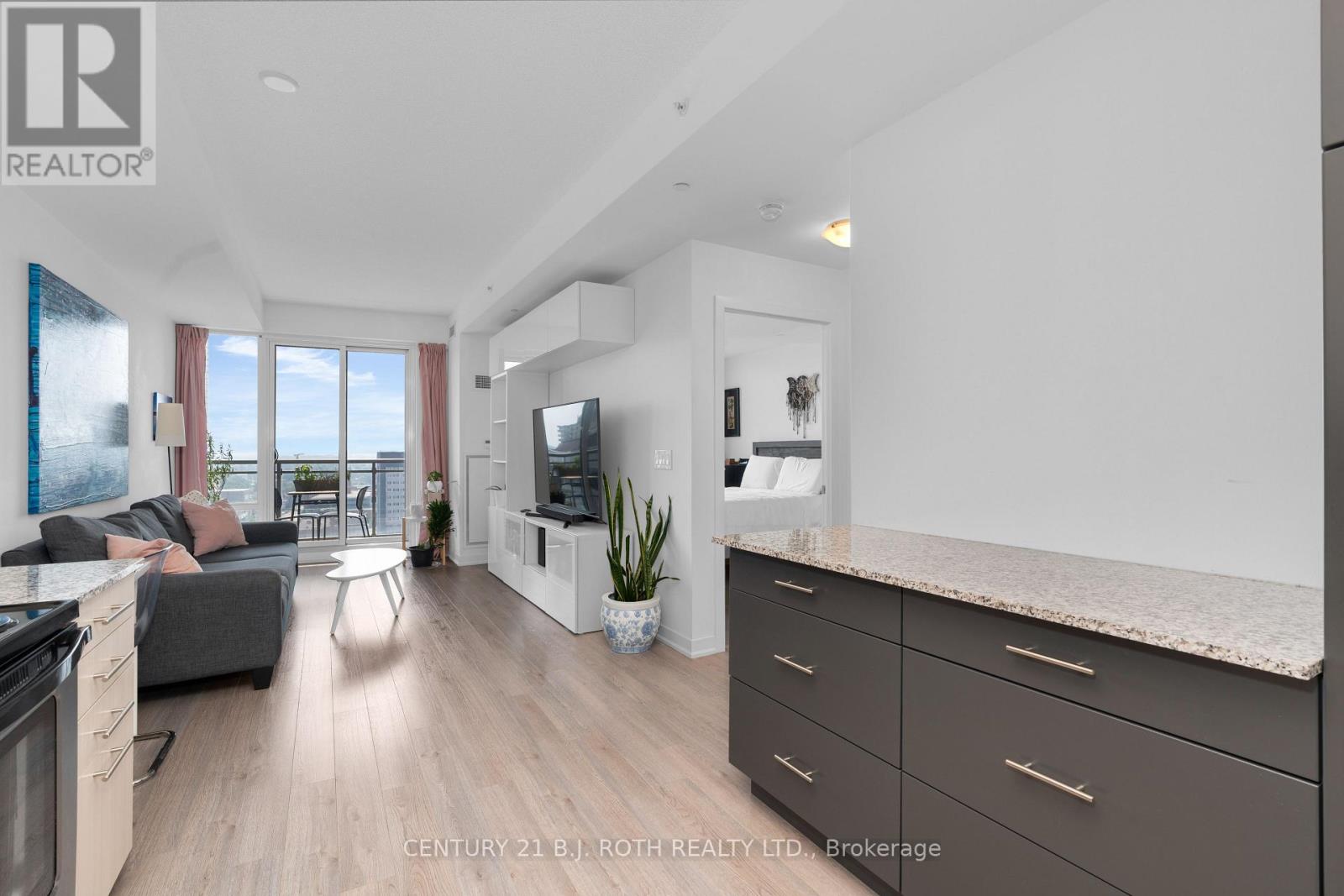 For sale: 1507 - 85 DUKE STREET W, Kitchener, Ontario N2H0B7 ...