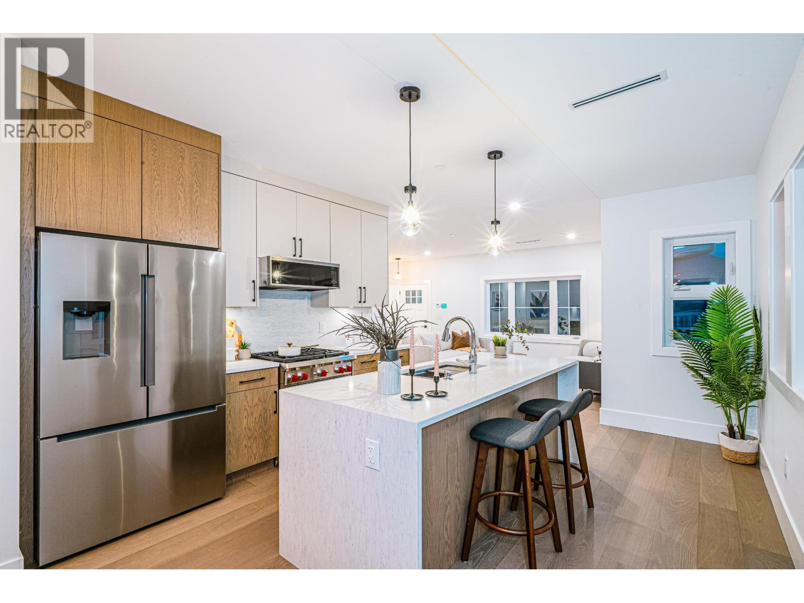 À vendre : 2735 W 8TH AVENUE, Vancouver, Colombie-Britannique V6K2B7 ...