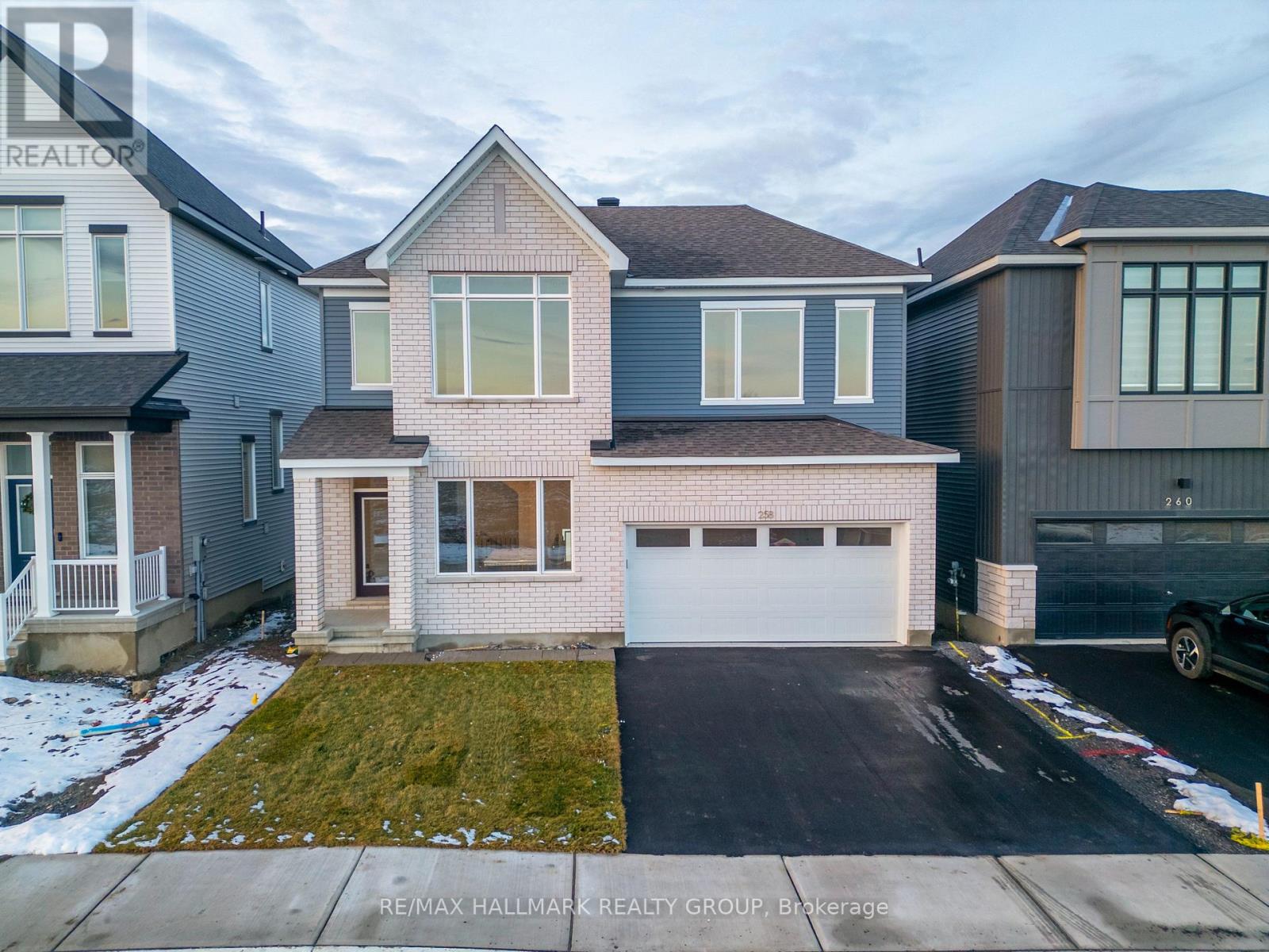 À vendre : 258 SAPLING GROVE, Ottawa, Ontario K2J7L9 - X12669416 ...