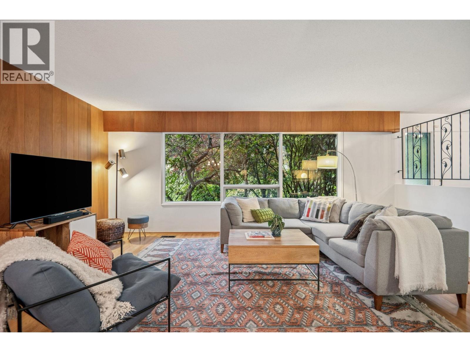 For sale: 2174 HOSKINS ROAD, North Vancouver, British Columbia V7J3A3 ...