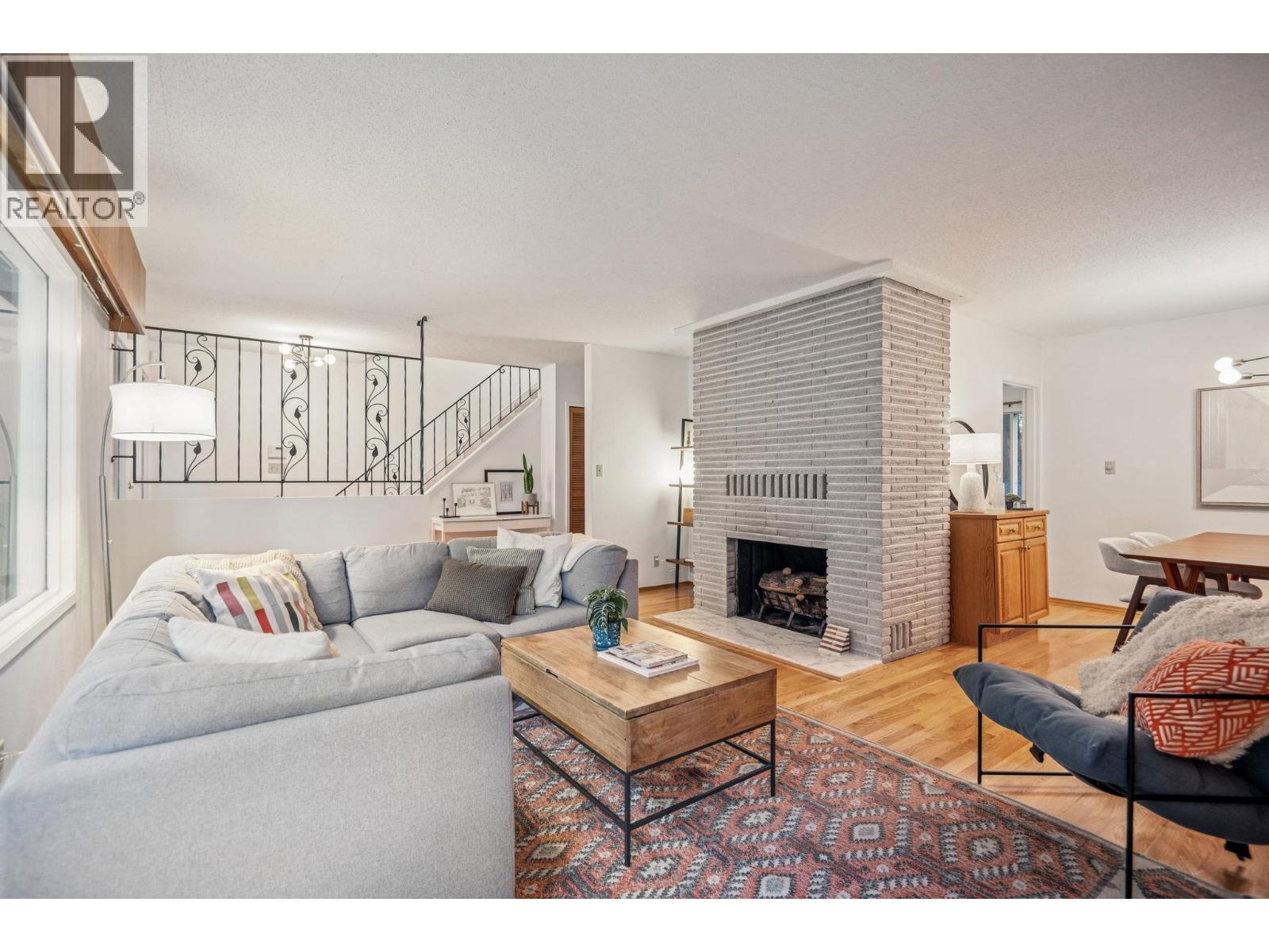 For sale: 2174 HOSKINS ROAD, North Vancouver, British Columbia V7J3A3 ...