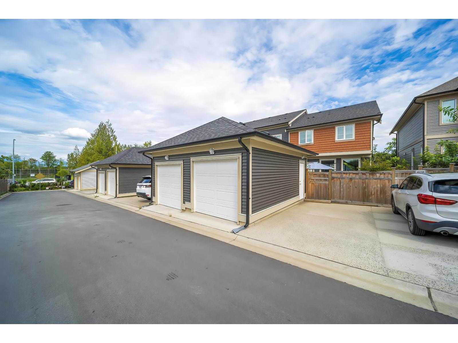 For sale: 7781 206 STREET, Langley, British Columbia V2Y1X3 - R3076800 ...