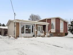 For sale: 890 Rue Lanoue, Saint-Jean-sur-Richelieu, Quebec J3B7M4 ...