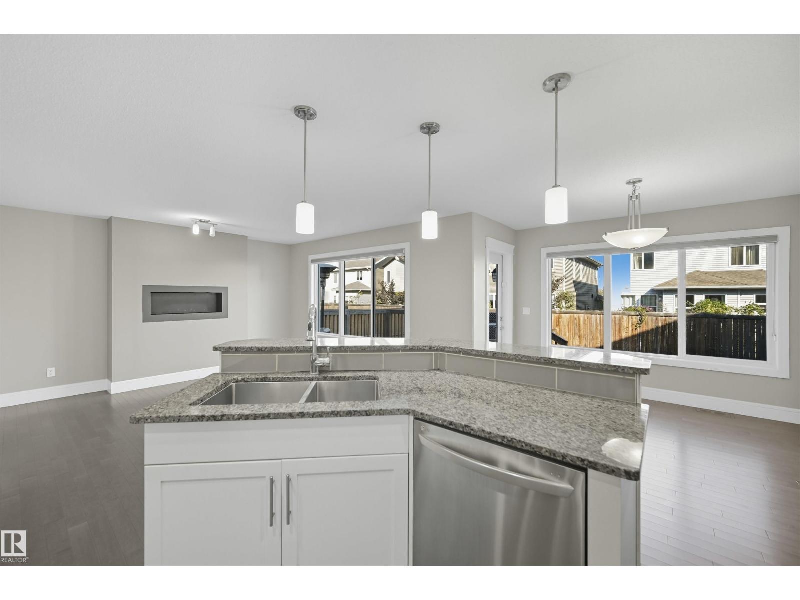 À vendre : 7122 ARMOUR LINK LI SW, Edmonton, Alberta T6W2P1 - E4469233 ...