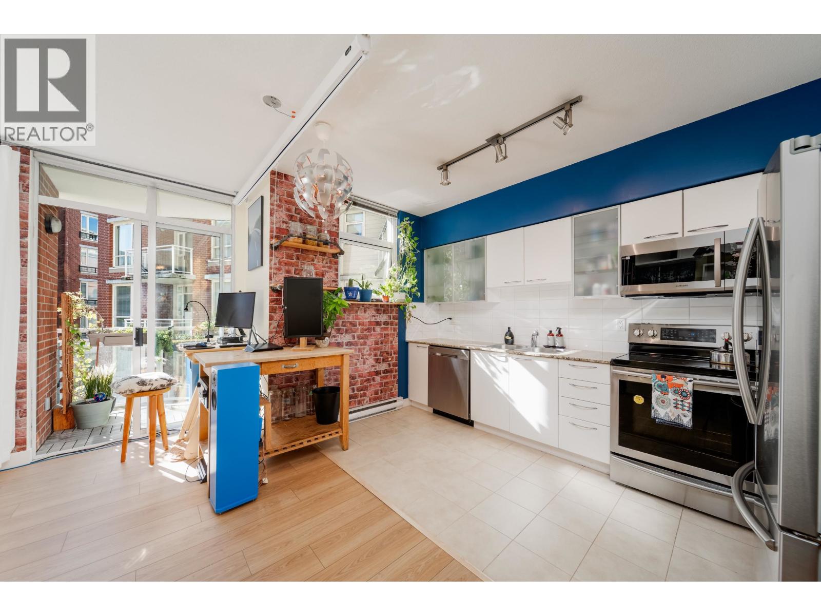 For sale: 420 4028 KNIGHT STREET, Vancouver, British Columbia V5N5Y8 ...