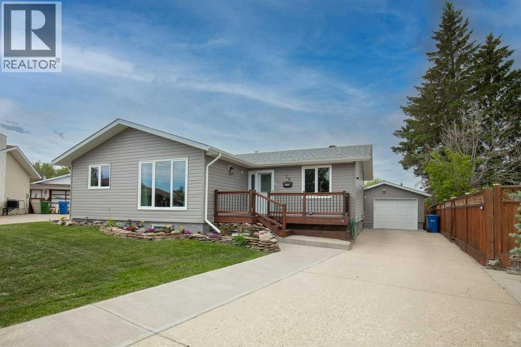 For sale: 36 Harvey Close, Red Deer, Alberta T4N6C4 - A2235898 | REALTOR.ca