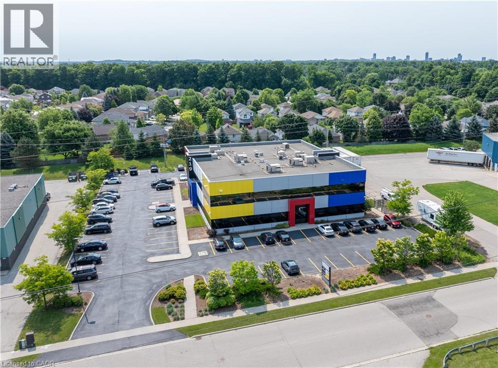 For lease: 219 LABRADOR Drive Unit# 101, Waterloo, Ontario N2K4M8 ...