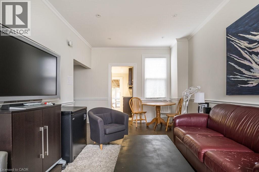 À vendre : 109 ROYAL Avenue, Hamilton, Ontario L8S2C6 - 40796725 ...