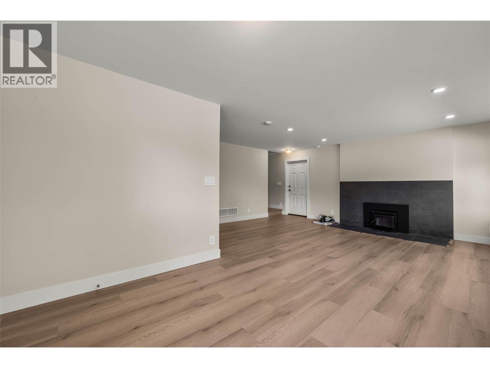 À vendre : 228 Webb Road, Little Fort, Colombie-Britannique V0E2C0 ...