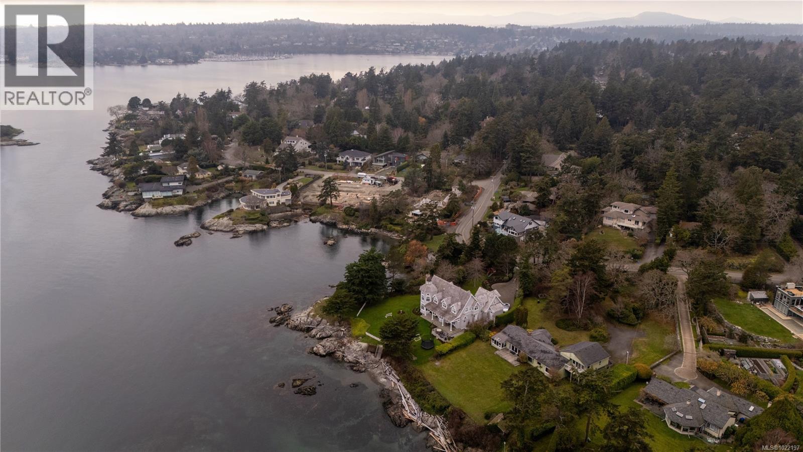 À vendre : 3901 Tudor Ave, Saanich, Colombie-Britannique V8N4L3 ...