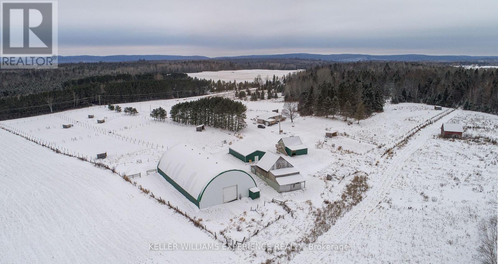 À vendre : 744 TRUNK ROAD, Bonfield, Ontario P0H2E0 - X12673916 ...