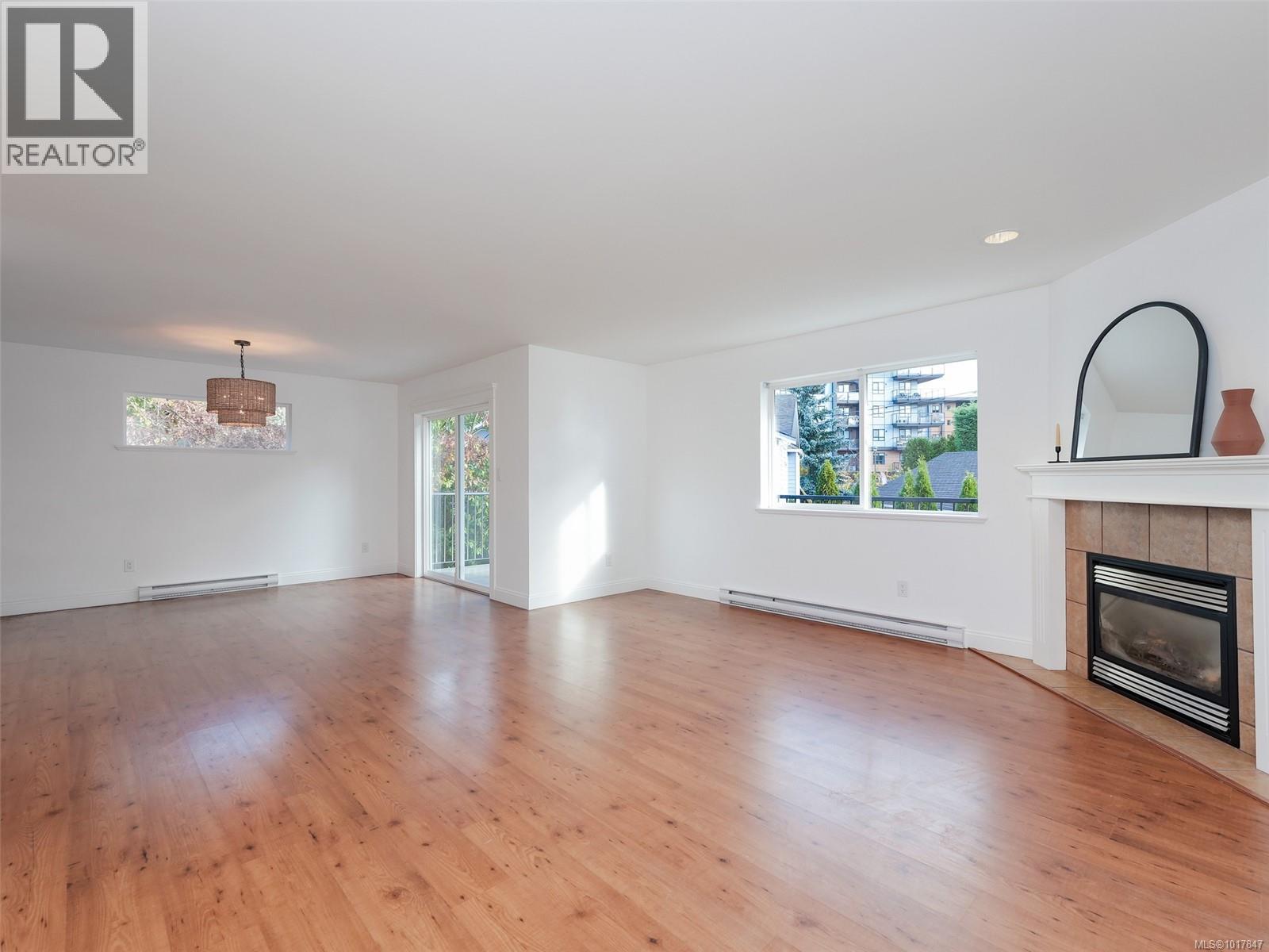 À vendre : 2 Game Rd, View Royal, Colombie-Britannique V8Z7Y7 - 1017847 ...