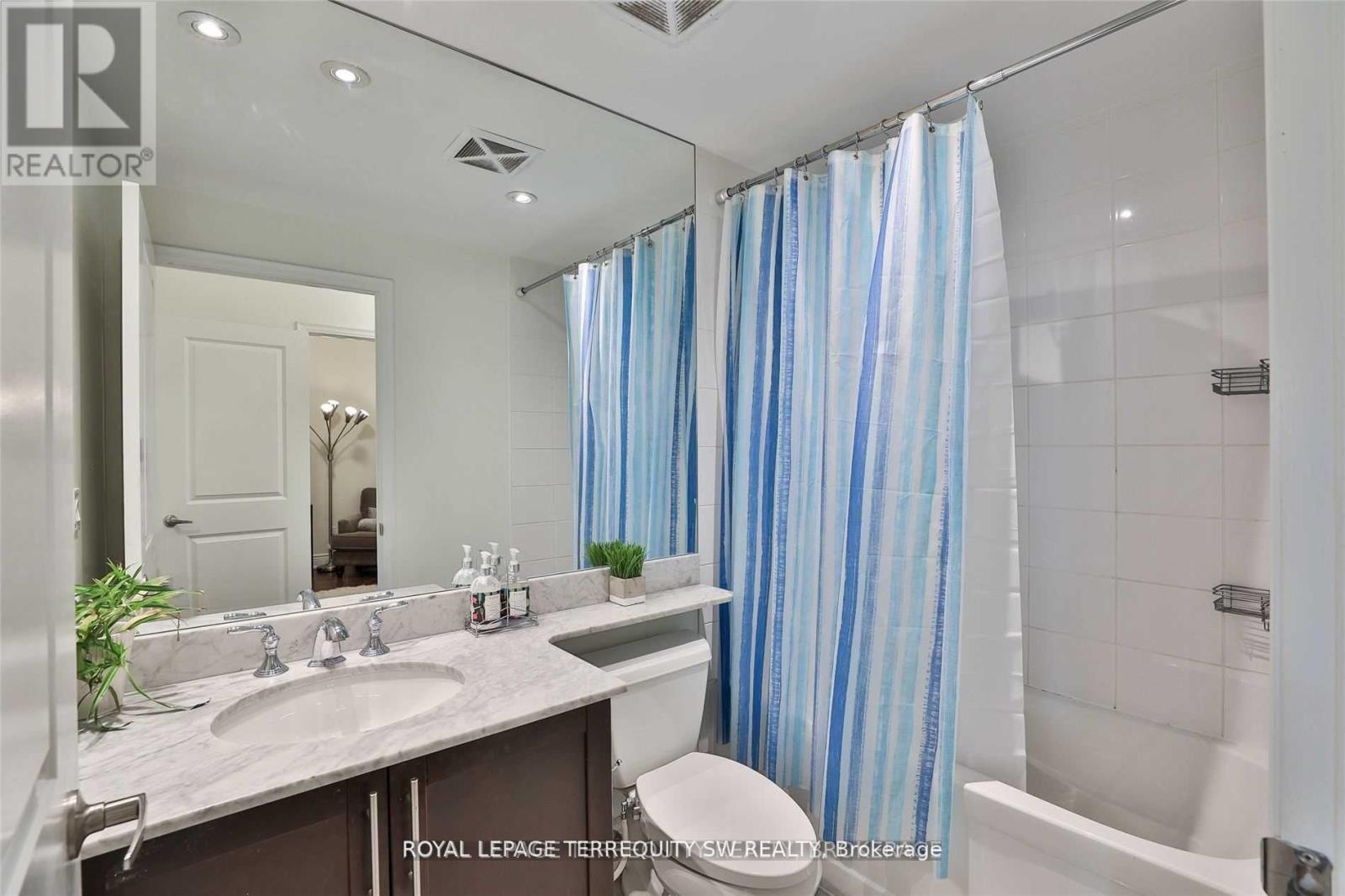 For rent: 416 - 21 GRAND MAGAZINE STREET, Toronto (Niagara), Ontario ...