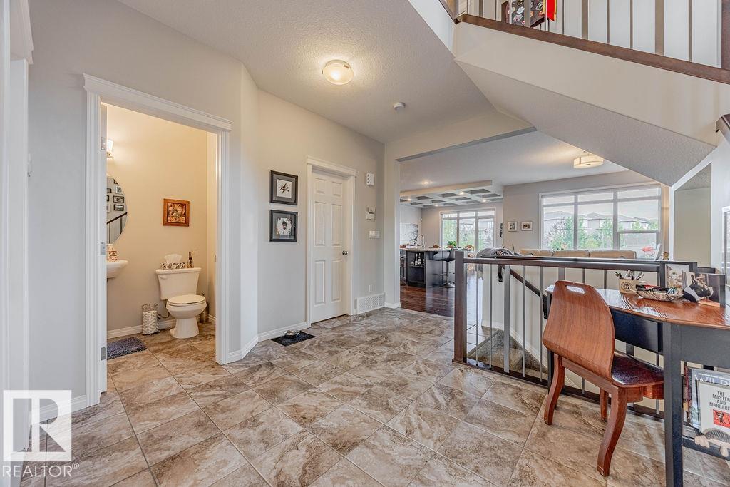 À vendre : 1019 COOPERS HAWK LINK LI NW, Edmonton, Alberta T5S0H7 ...