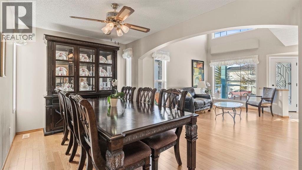 227 Rocky Ridge Close NW, Calgary, Alberta T3G4X2 - A2278094 | REALTOR.ca