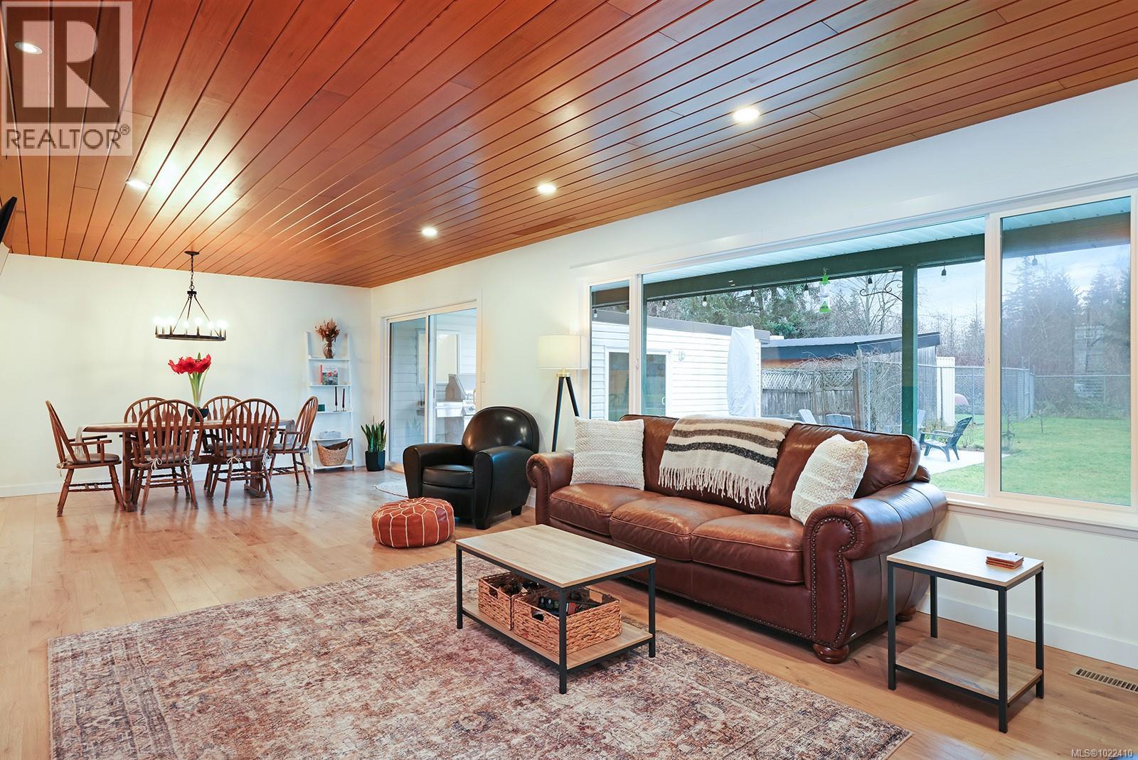 À vendre : 1870 Willis Rd, Campbell River, Colombie-Britannique V9W3W1 ...