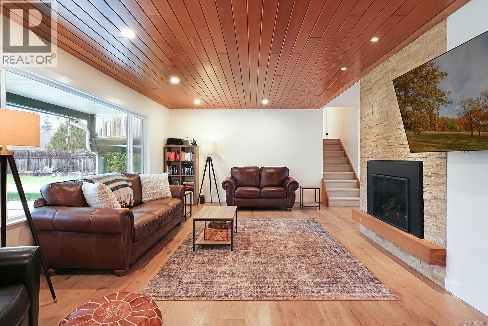 À vendre : 1870 Willis Rd, Campbell River, Colombie-Britannique V9W3W1 ...