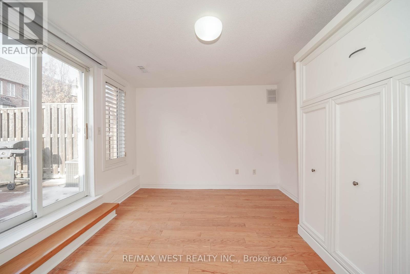 À vendre : 8 JAMES STOCK PATH, Toronto (Mimico), Ontario M8Z6C6 ...