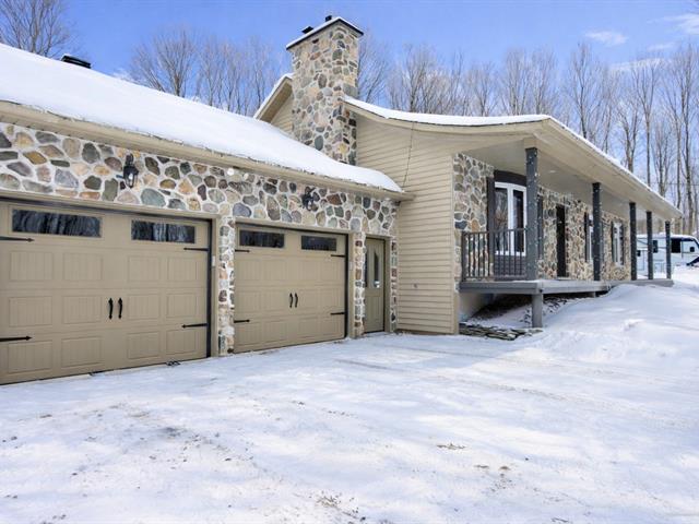 For sale: 96-98 Rue des Galets, Shefford, Quebec J2M1E6 - 19871657 ...