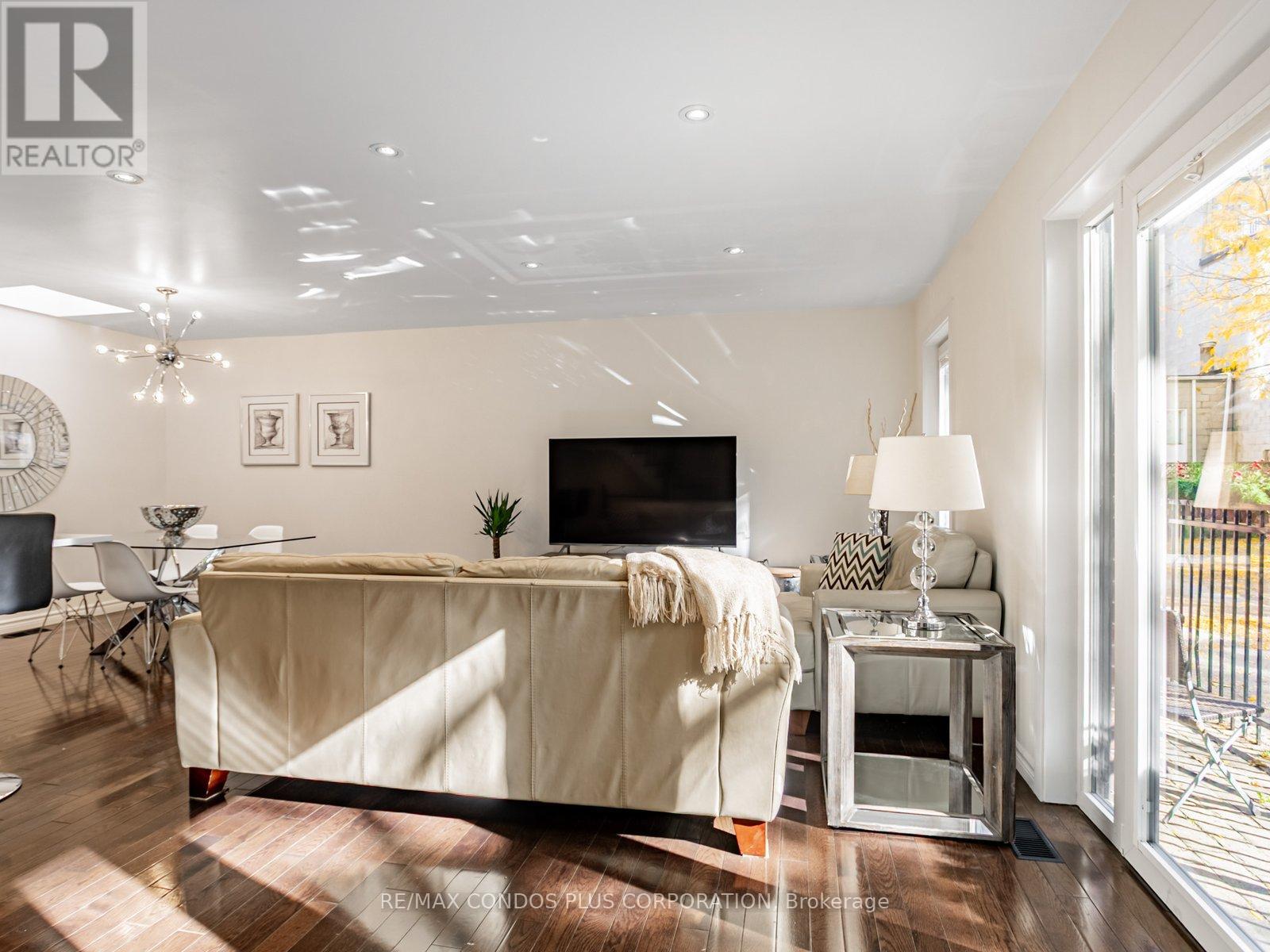 For sale: F - 346 JARVIS STREET, Toronto (Church-Yonge Corridor ...