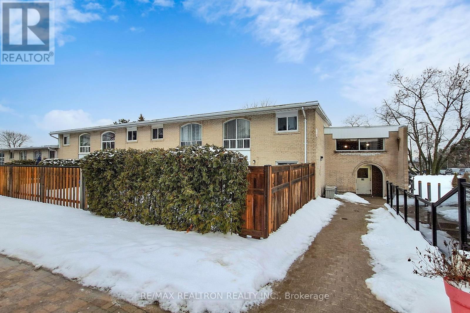 À vendre : 118 - 25 ESTERBROOKE AVENUE, Toronto (Don Valley Village ...