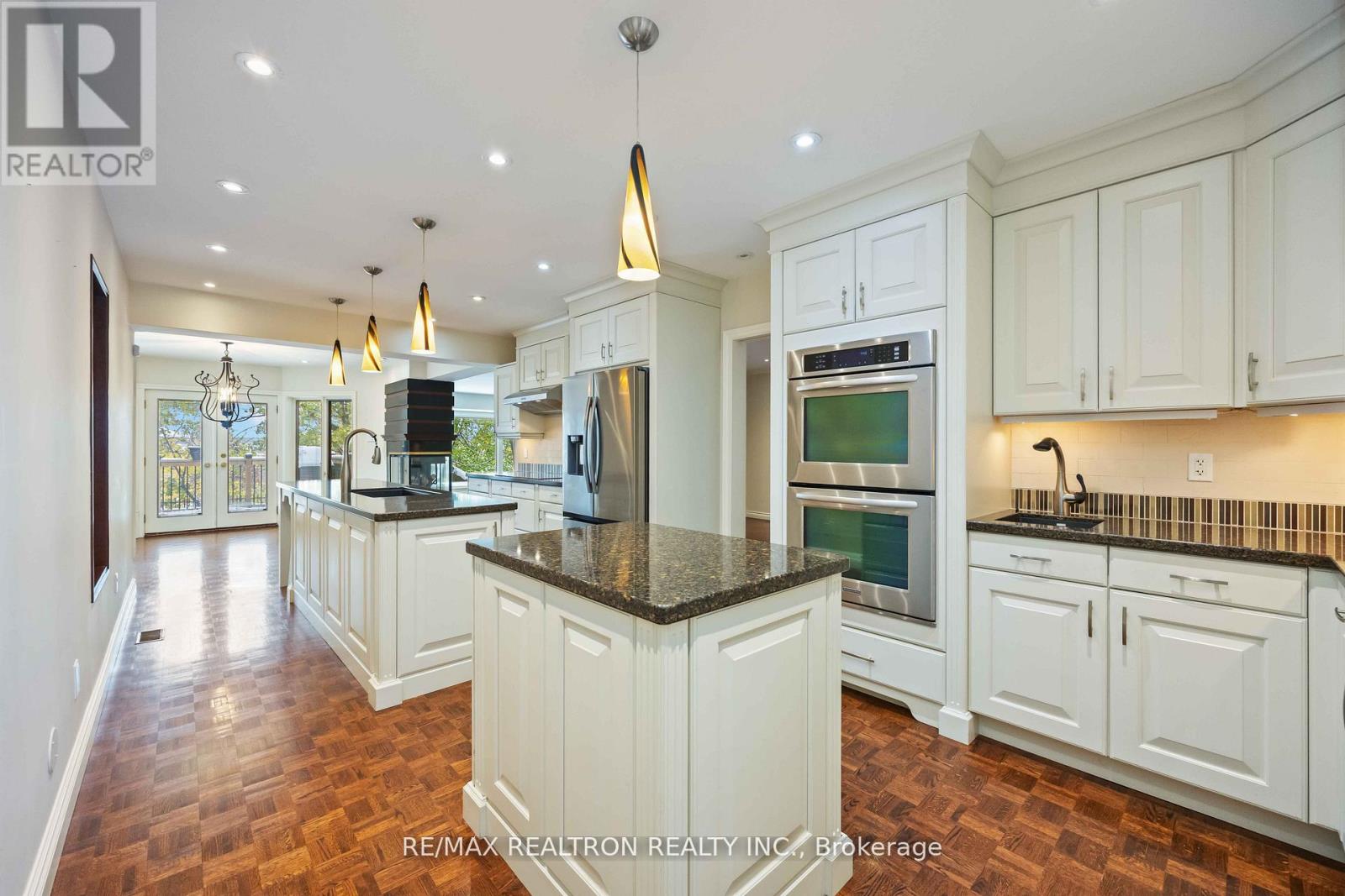 For sale: 12 DONWOODS DRIVE, Toronto (Bridle Path-Sunnybrook-York Mills ...