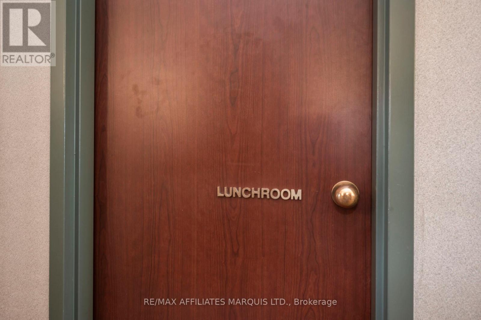 À louer : 360 - 55 WATER STREET W, Cornwall, Ontario K6J1A1 - X12686620 ...