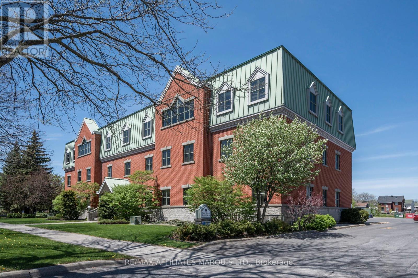 À louer : 250 - 55 WATER STREET W, Cornwall, Ontario K6J1A1 - X12687282 ...