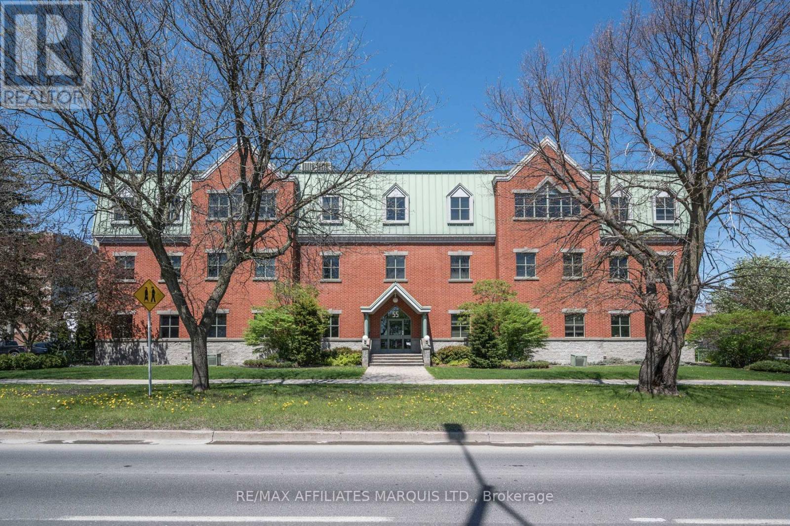 À louer : 250 - 55 WATER STREET W, Cornwall, Ontario K6J1A1 - X12687282 ...