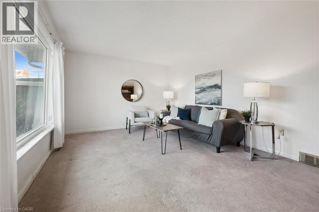 For sale: 532 VICTORIA Street S, Kitchener, Ontario N2M3A9 - 40797892 ...