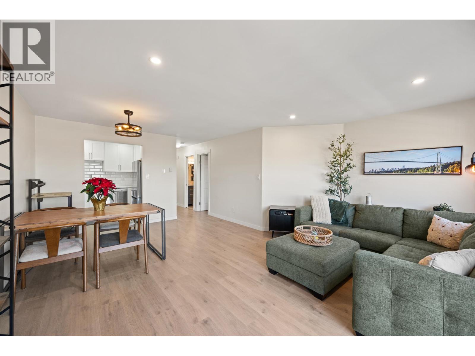 For sale: 2 11464 FISHER STREET, Maple Ridge, British Columbia V2X0H7 ...