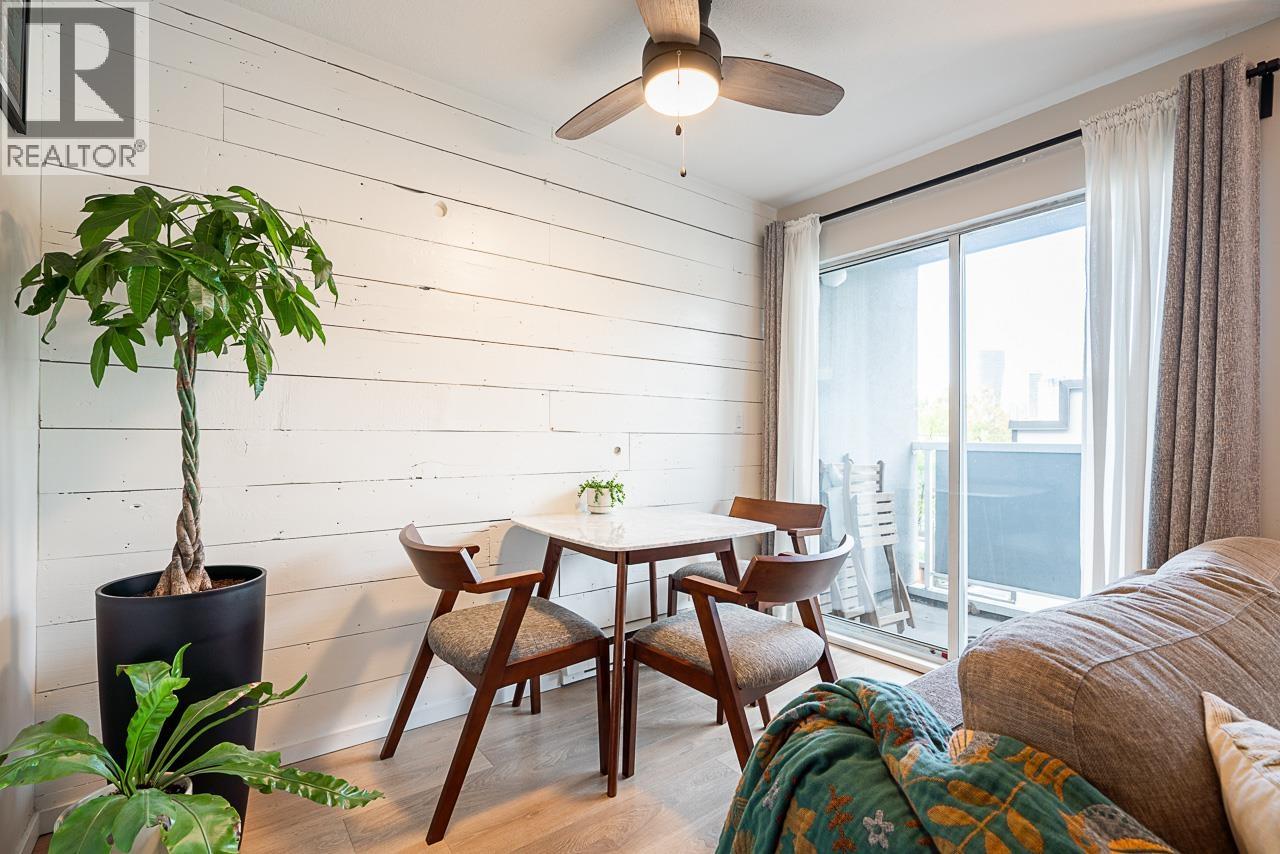 For sale: 2 973 W 7TH AVENUE, Vancouver, British Columbia V5Z1C4 ...