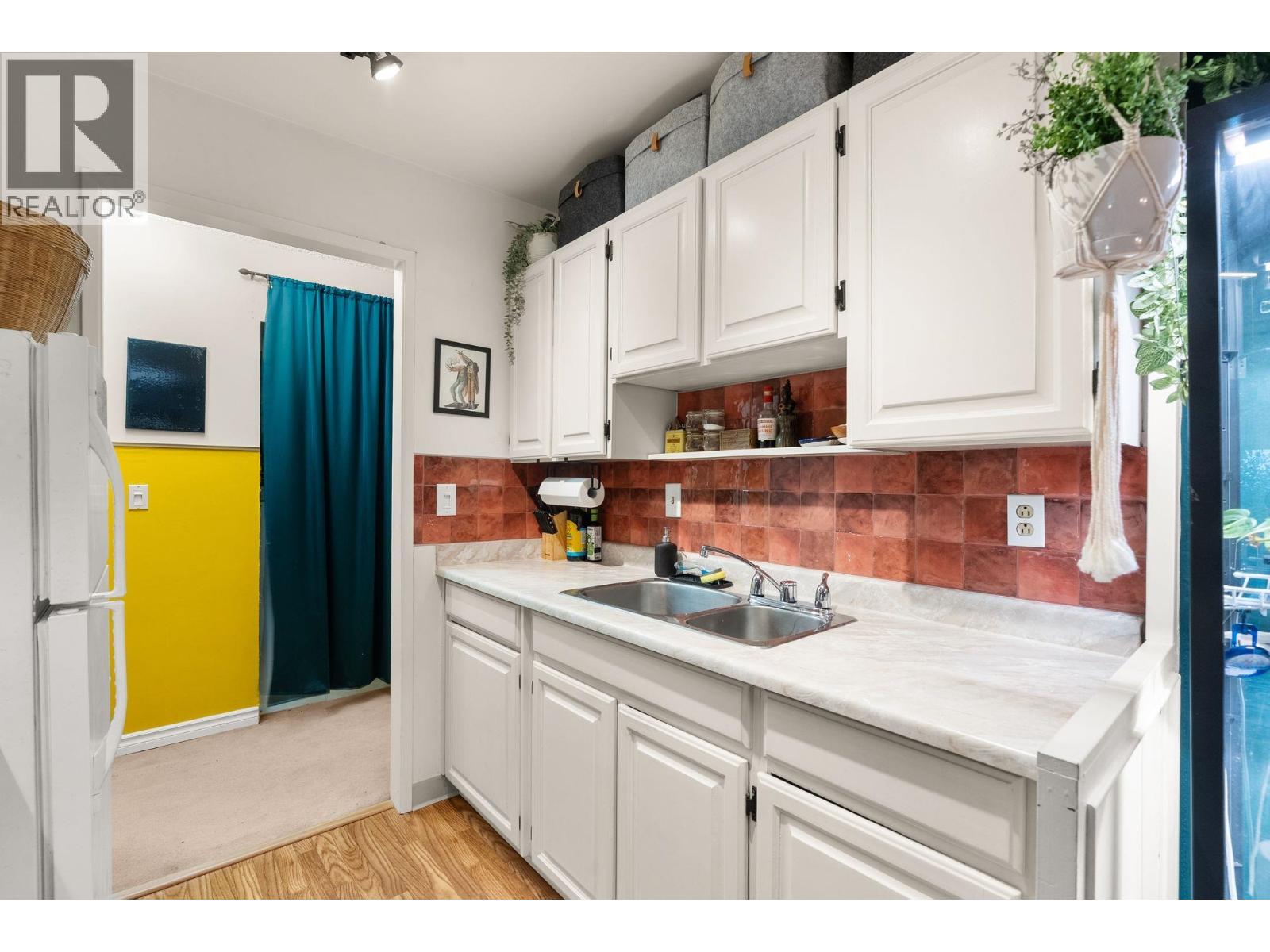 For sale: 2366 WALL STREET, Vancouver, British Columbia V5L4Y1 ...