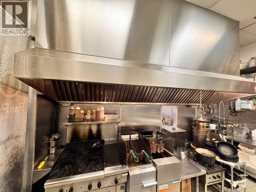 À vendre/louer : 999 36 Street NE, Calgary, Alberta T2H0K8 - A2263392 ...