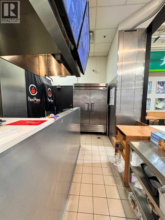 À vendre/louer : 999 36 Street NE, Calgary, Alberta T2H0K8 - A2263392 ...