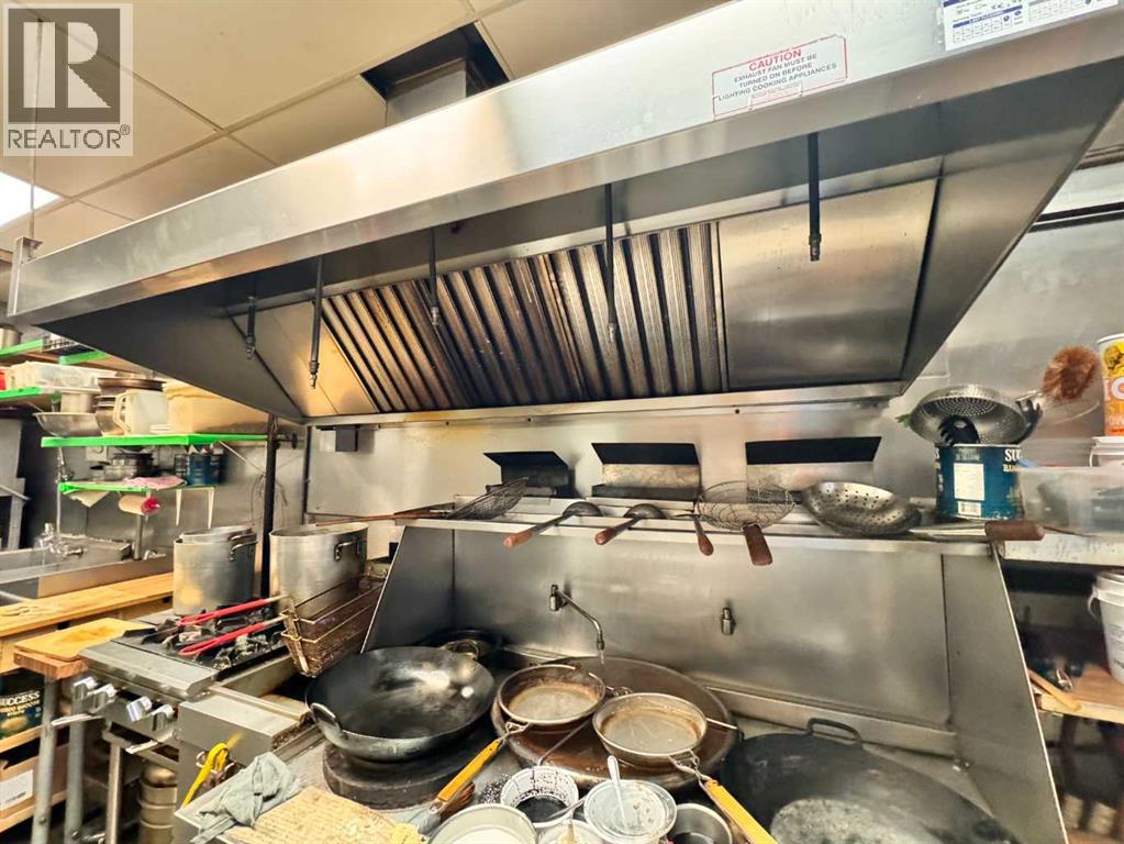 À vendre/louer : 303 Centre Street S, Calgary, Alberta T2G2B9 ...