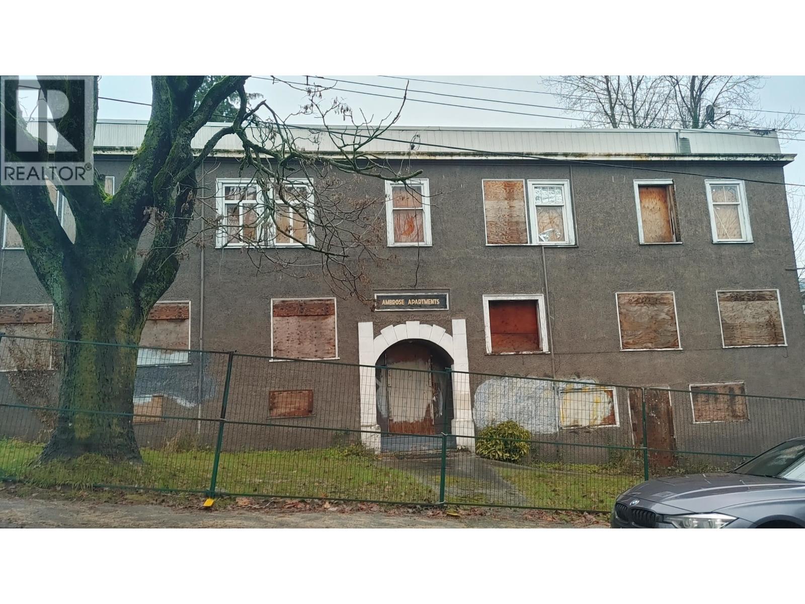 For sale: 335 THIRTEENTH STREET, New Westminster, British Columbia ...