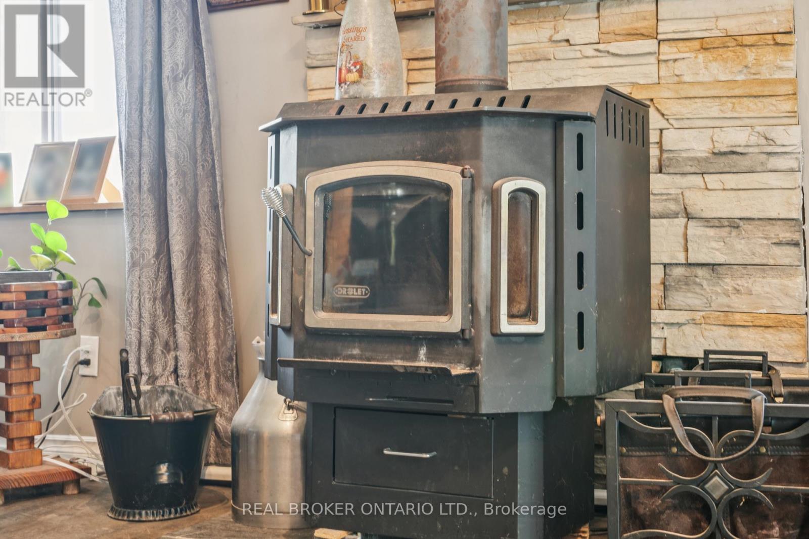 À vendre : 2880 HWY 511, Lanark Highlands, Ontario K0G1K0 - X12689860 ...