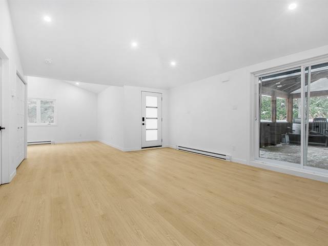 For sale: 260 Rue Duffy, Saint-Calixte, Quebec J0K1Z0 - 24471082 ...