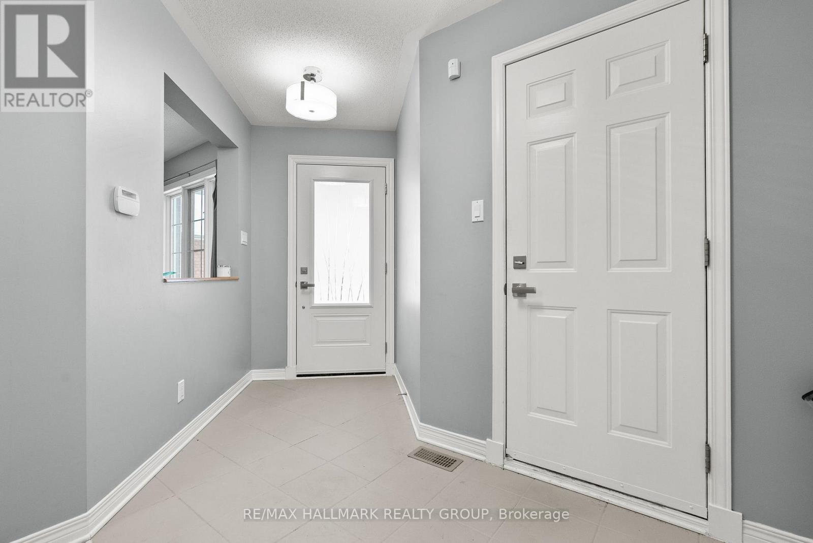 For sale: 9 NEW DEIGHTON CRESCENT, Ottawa, Ontario K2G6H7 - X12690728 ...