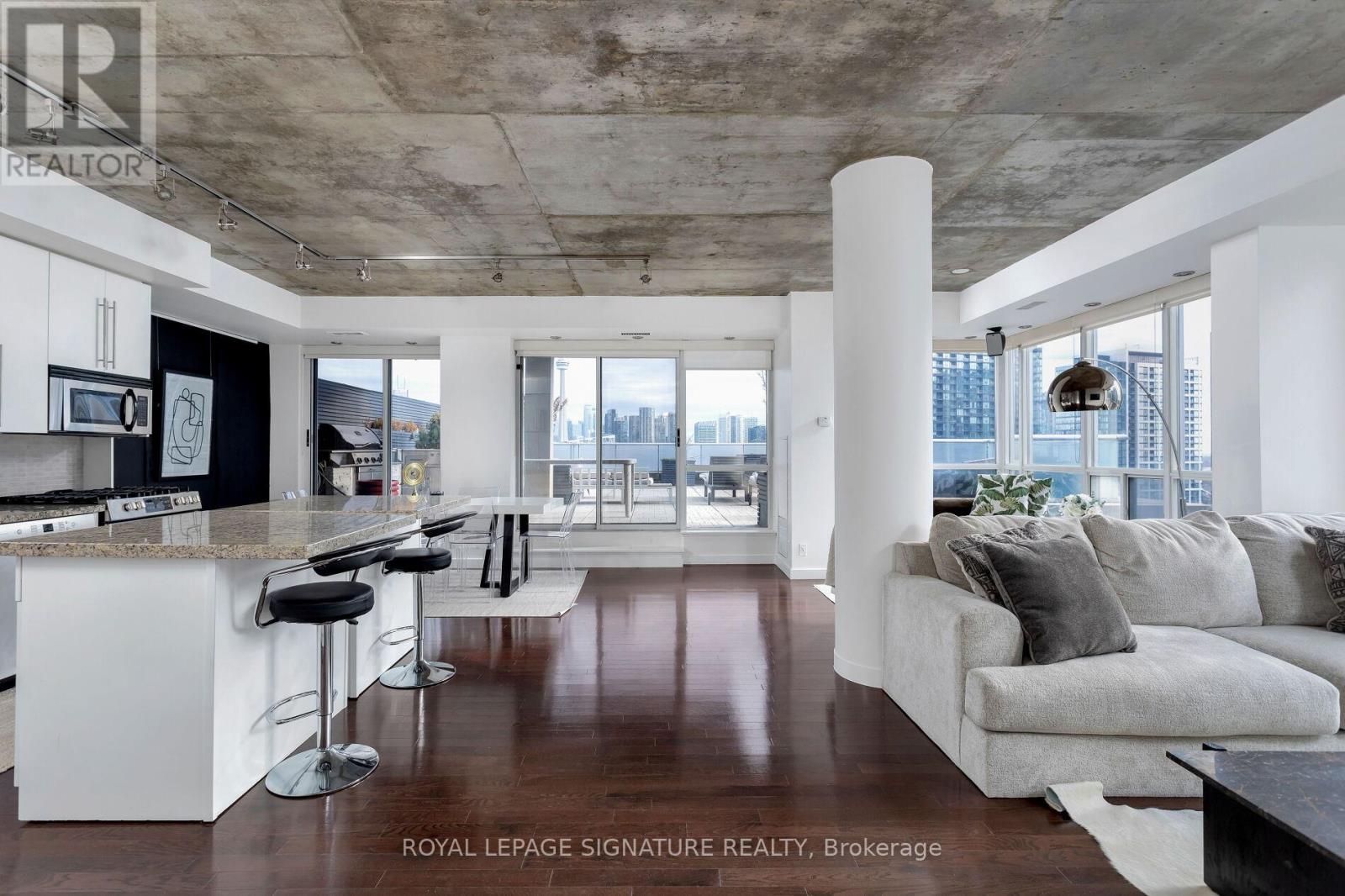 For rent: LPH18 - 1 SHAW STREET, Toronto (Niagara), Ontario M6K0A1 ...