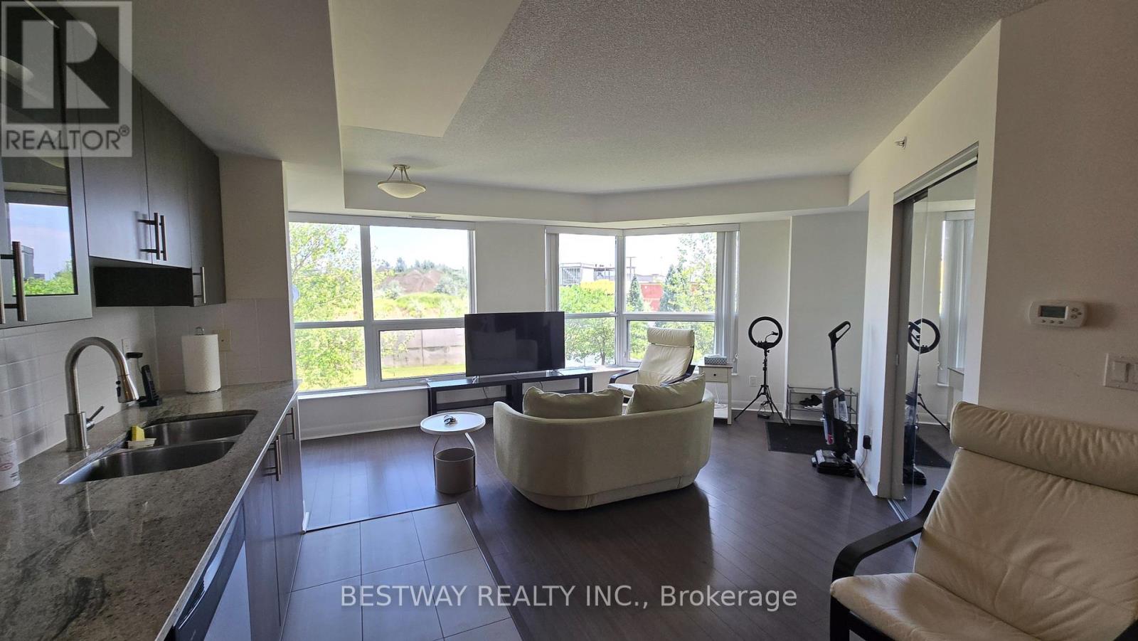 For sale: 208 - 75 NORMAN BETHUNE AVENUE, Richmond Hill (Beaver Creek ...