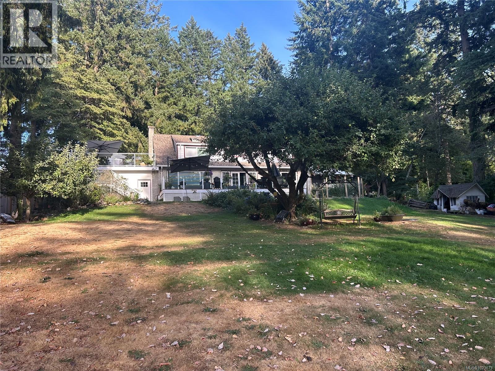 À vendre : 5182 Santa Clara Ave, Saanich, Colombie-Britannique V8Y1W4 ...