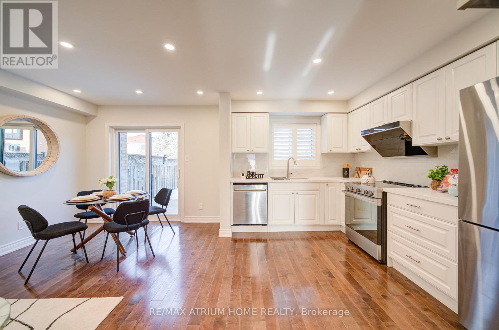 For sale: 20 MAPLE SUGAR LANE, Vaughan (Patterson), Ontario L4J8S5 ...