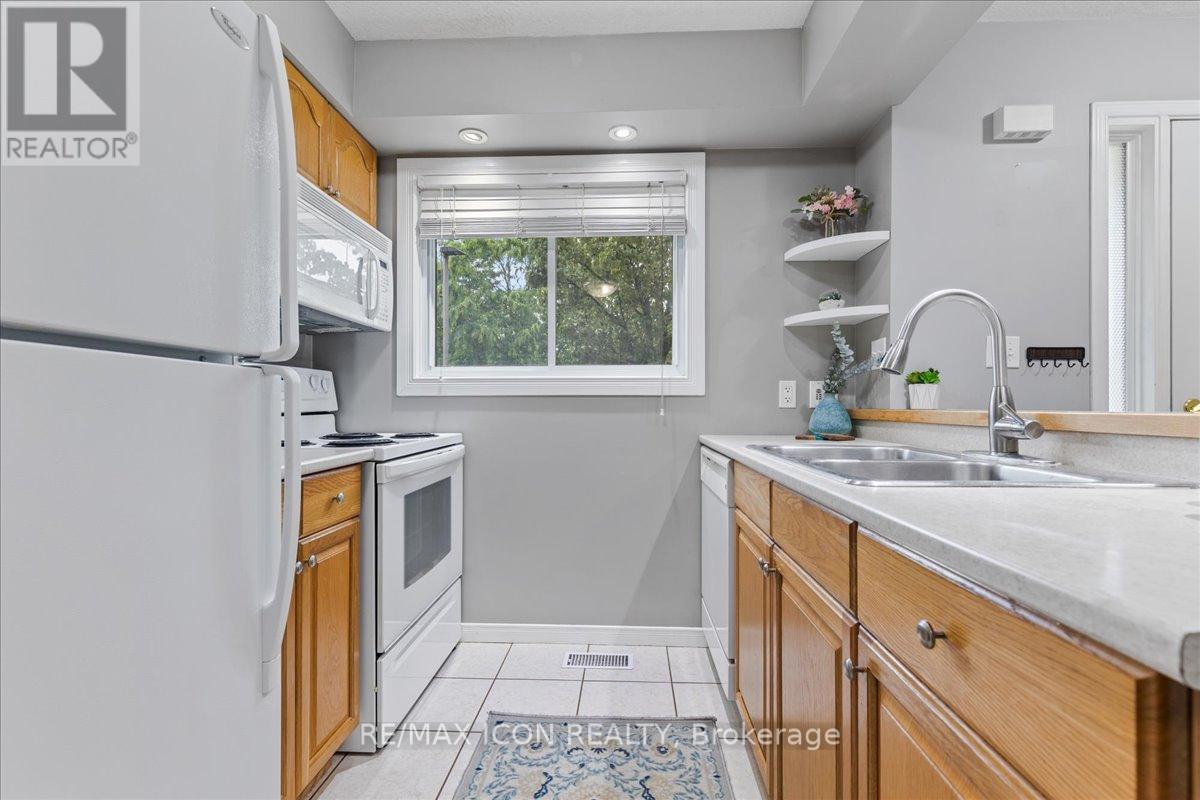 For sale: 26 - 211 VERONICA DRIVE, Kitchener, Ontario N2A2R8 ...