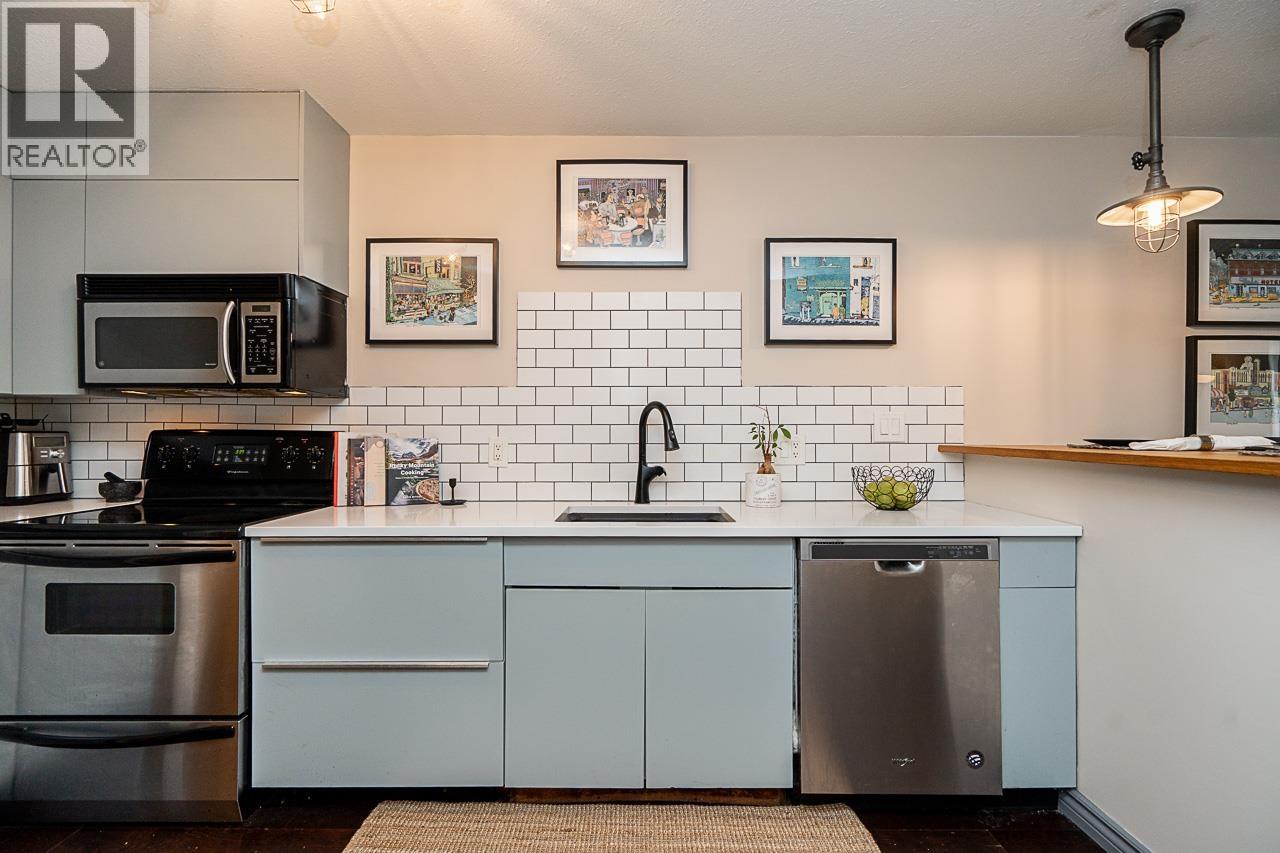 For sale: 105 2255 ETON STREET, Vancouver, British Columbia V5L1C9 ...