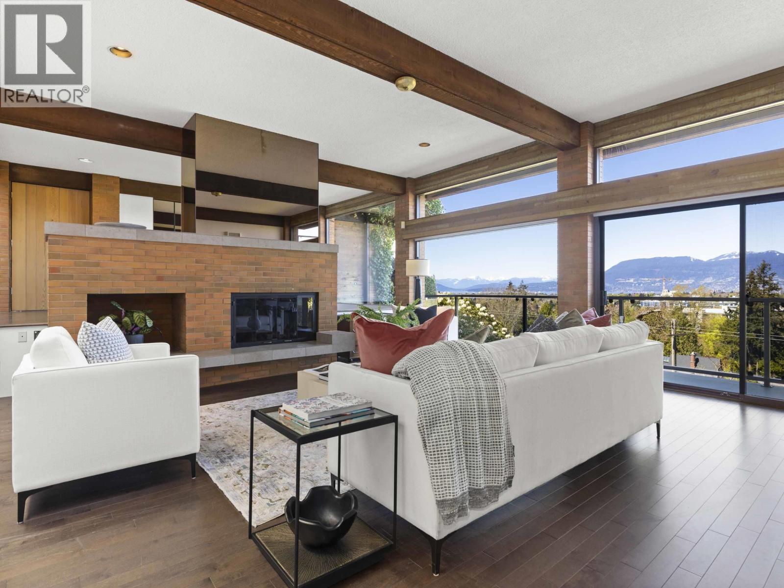 For sale: 5012 MAPLE STREET, Vancouver, British Columbia V6M3T1 ...