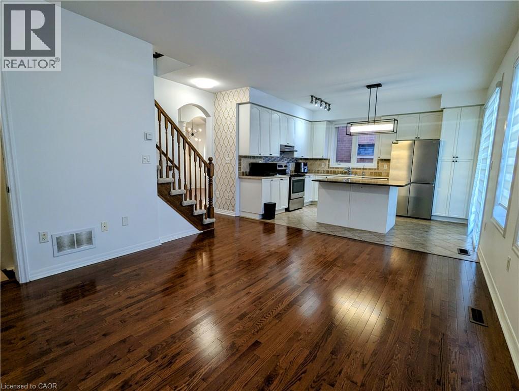 For rent: 177 MONTREAL Circle, Stoney Creek, Ontario L8E0C6 - 40798187 ...