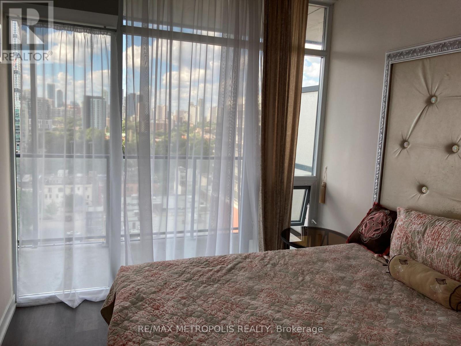 For sale: 1302 - 105 GEORGE STREET, Toronto (Moss Park), Ontario M5A0L4 ...